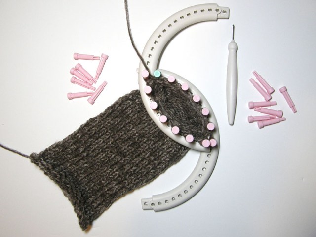 Martha Stewart tries her hand at Loom Knitting~ | Gettin' It Pegged ...